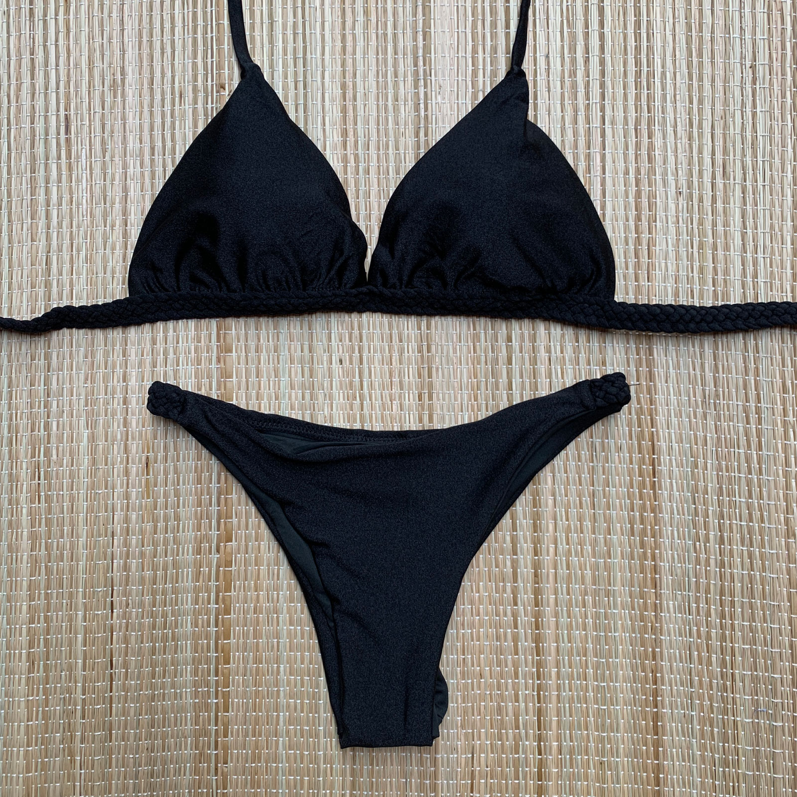 Biquini Liso Detalhes Trançados Preto - Dondoca Moda Feminina Dondoca ...