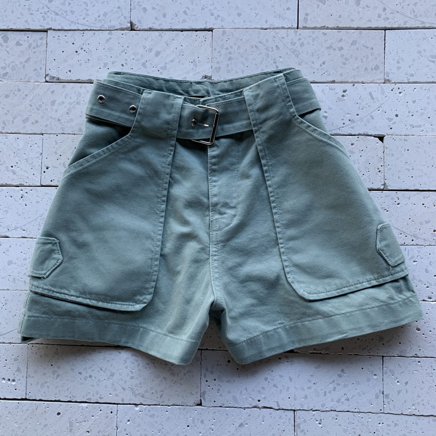 Short Jeans Color com Cinto Detalhe Bolso Verde Dondoca Moda Feminina