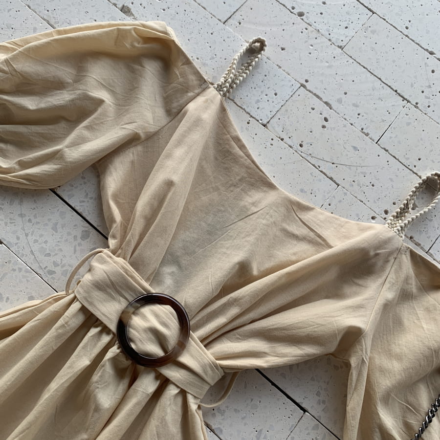 Vestido Ciganinha com Alça Detalhe Nózinho na Barra Creme Dondoca Moda ...